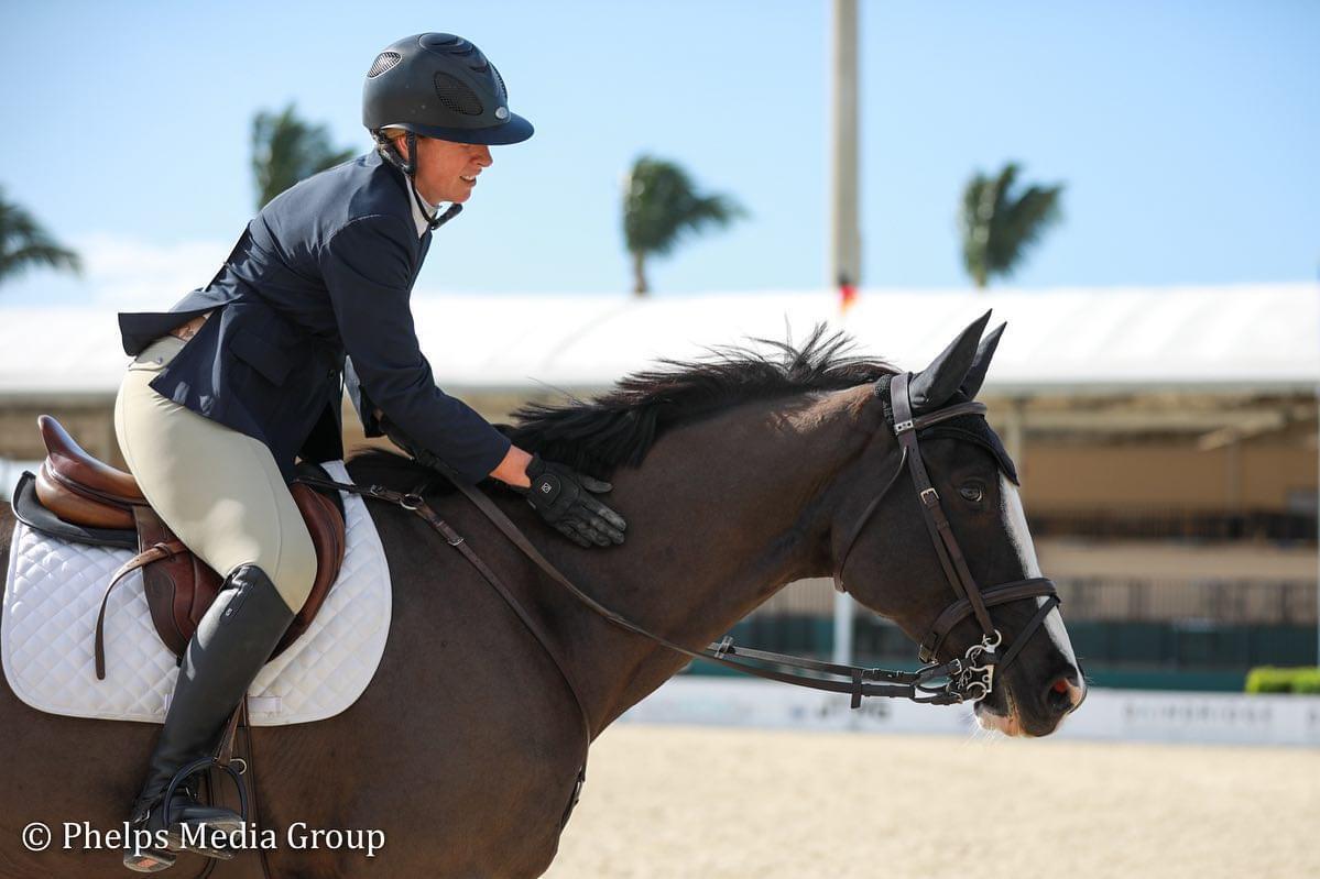 Lenore Brown on Supporting Each Other - horsegrooms.com