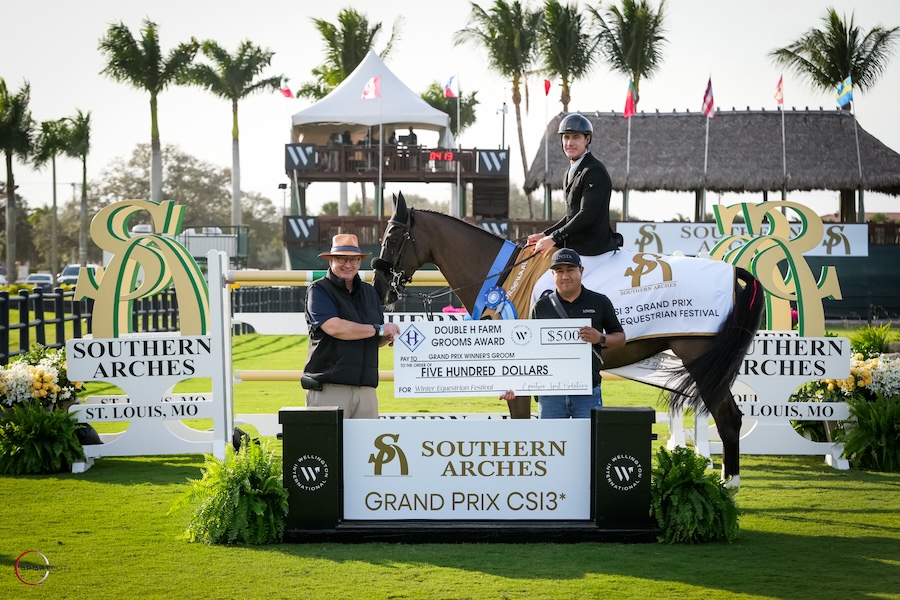 Rene Morillo Garcia Treats Katriona Like A Queen - horsegrooms.com